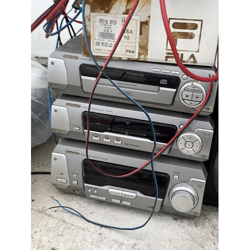 A TECHNICS STEREO SYSTEM WITH A PAIR OF TECHNICS SPEAKERS