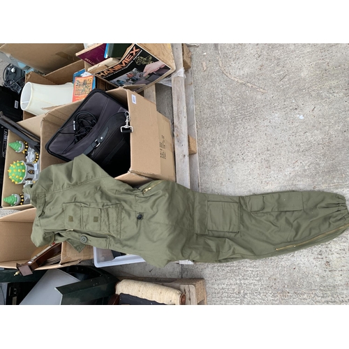 A PALLET OF GENERAL HOUSEHOLD ITEMS