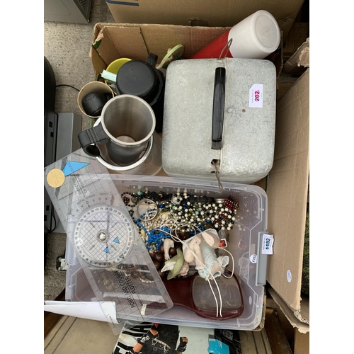 A PALLET OF GENERAL HOUSEHOLD ITEMS