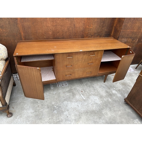 A SUTCLIFFE TODMORDEN RETRO TEAK SIDEBOARD WITH TWO BI-FOLD DOORS AND ...