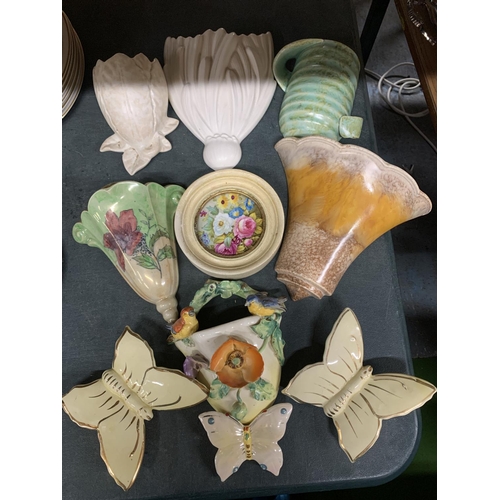 A COLLECTION OF VINTAGE CERAMIC WALL POCKETS TO INCLUDE SYLVAC, ETC