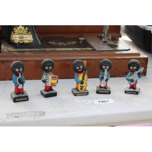 FIVE VINTAGE ROBERTSON JAM MEN