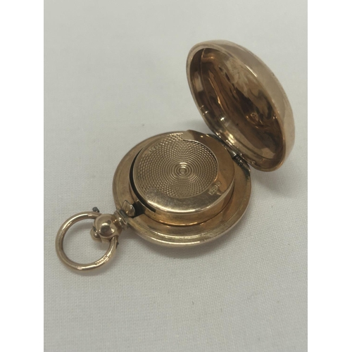 A 9CT FULLY HALLMARKED GOLD SOVEREIGN CASE WITH FOLIATED ETTCHING ...