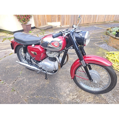 A 1964 BSA 500 TWIN MOTORCYCLE - ON A V5C, VENDOR STATES GOOD STARTER ...