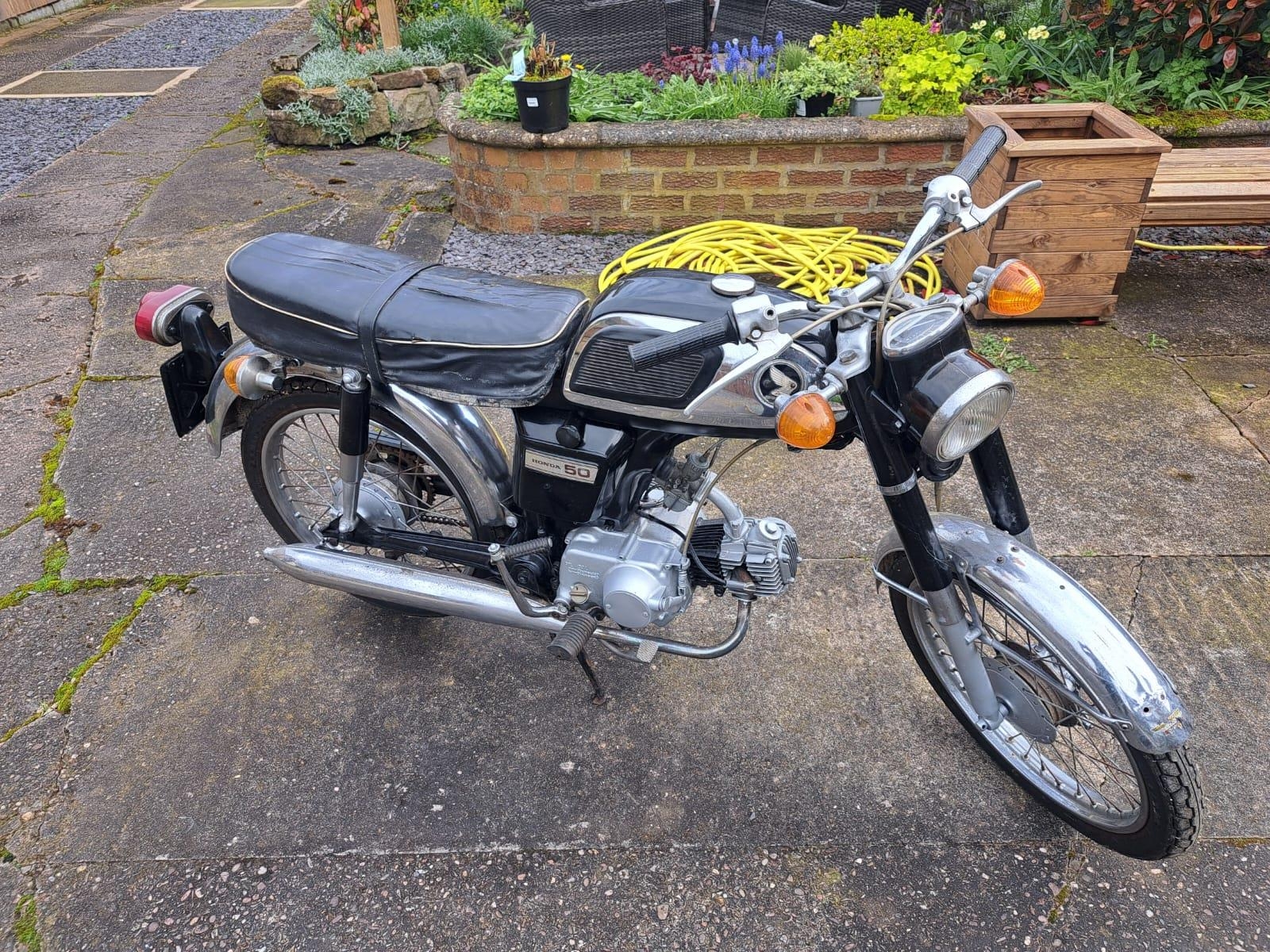 A 1972 HONDA 50 MOTORCYCLE - COMES WITH A DATING CERTIFICATE TO ENABLE ...