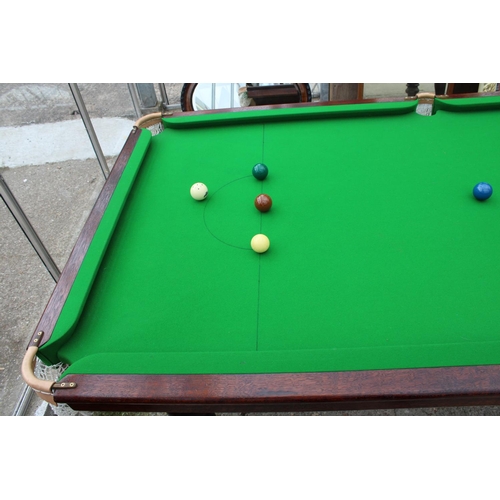 A MODERN HALF SIZE (APPROX) SNOOKER/POOL TABLE WITH SCOREBOARD, TWO ...