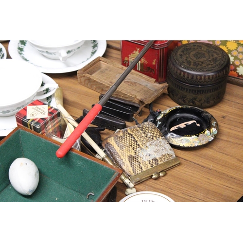 A MIXED LOT OF VINTAGE COLLECTABLE ITEMS TO INCLUDE, TINS, A SCOTTISH ...