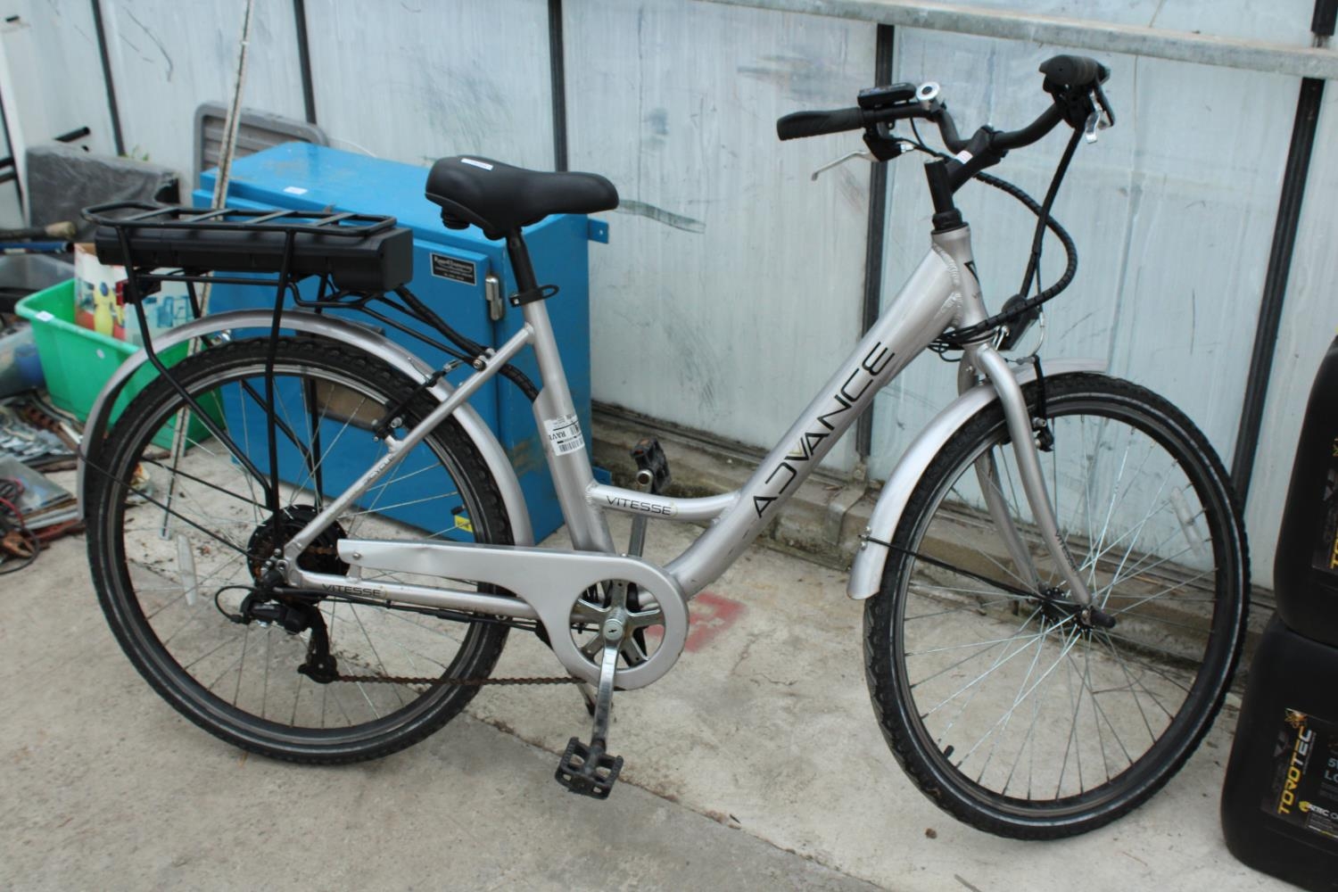 AN ADVANCE VITESSE ELECTRIC ASSISTED BIKE WITH 7 SPEED GEAR SYSTEM
