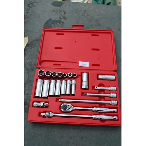 A COMPLETE SNAP ON SOCKET SET
