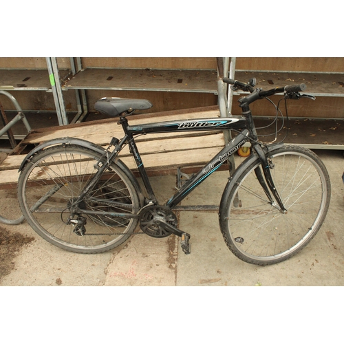 A CLAUD BUTLER URBAN GENTS BIKE WITH 21 SPEED SHIMANO GEAR SYSTEM
