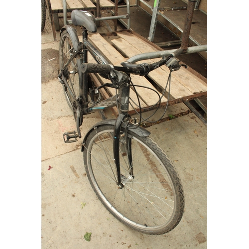 A CLAUD BUTLER URBAN GENTS BIKE WITH 21 SPEED SHIMANO GEAR SYSTEM