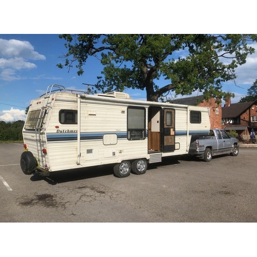 A DUTCHMEN CLASSIC AMERICAN STYLE FIFTH WHEEL CARAVAN WITH AWNING ...