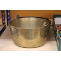 A LARGE VINTAGE BRASS JAM PAN