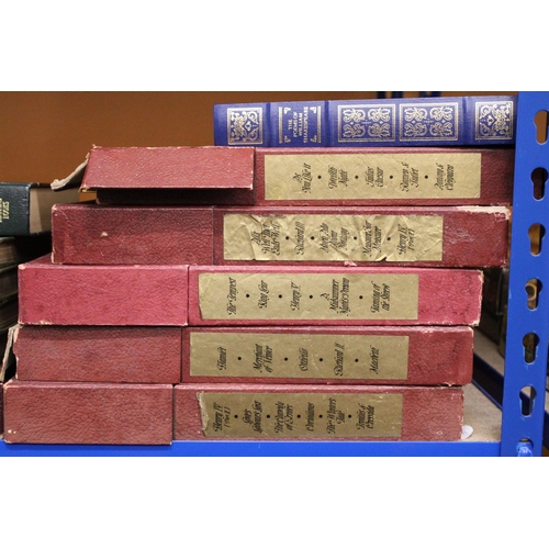 A LARGE COLLECTION OF BOOKS AND BOOKLETS