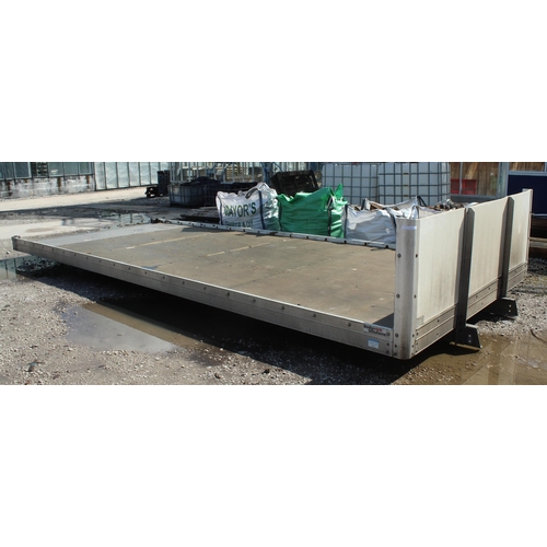 A 20' LORRY BODY NO VAT