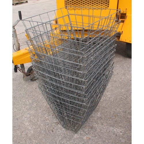 10 SHEEP HAY BASKET HANG OVER HURDLES + VAT