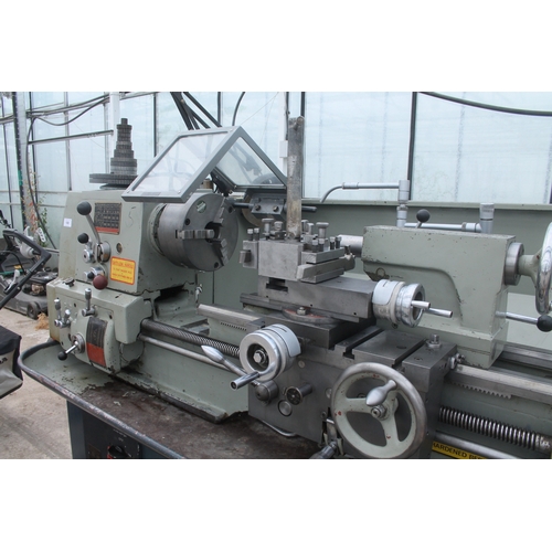 A COLCHESTER STUDENT ENGINEERING LATHE 3 PHASE 400/440V NO VAT