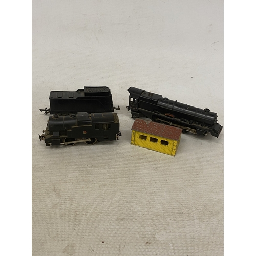 TWO OO GAUGE ENGINES, A TENDER AND GARAGE