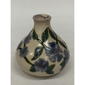 A COBRIDGE STONEWARE VASE PERIWINKLE PATTERN - 9 CM