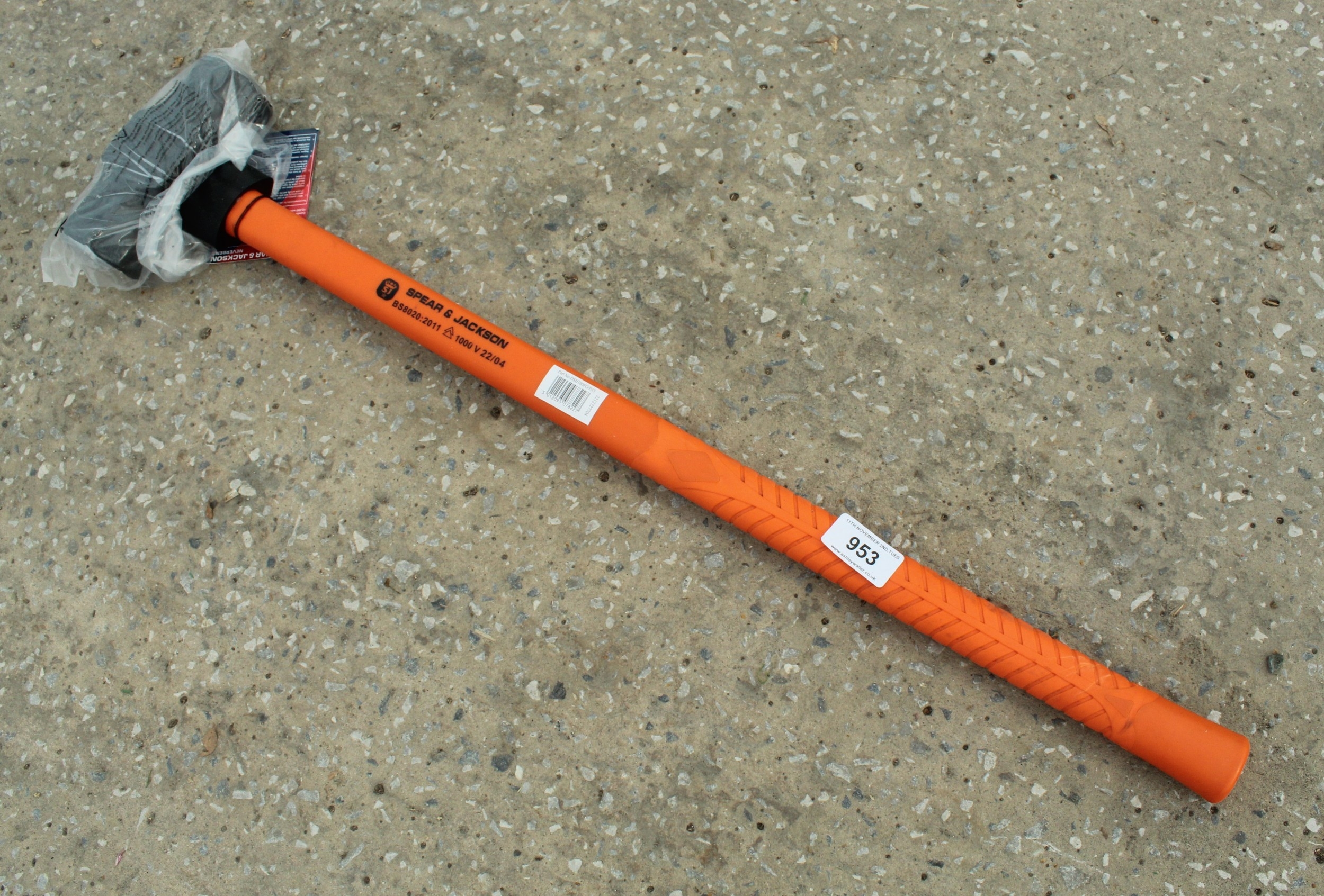 A 10 LB SLEDGE HAMMER + VAT