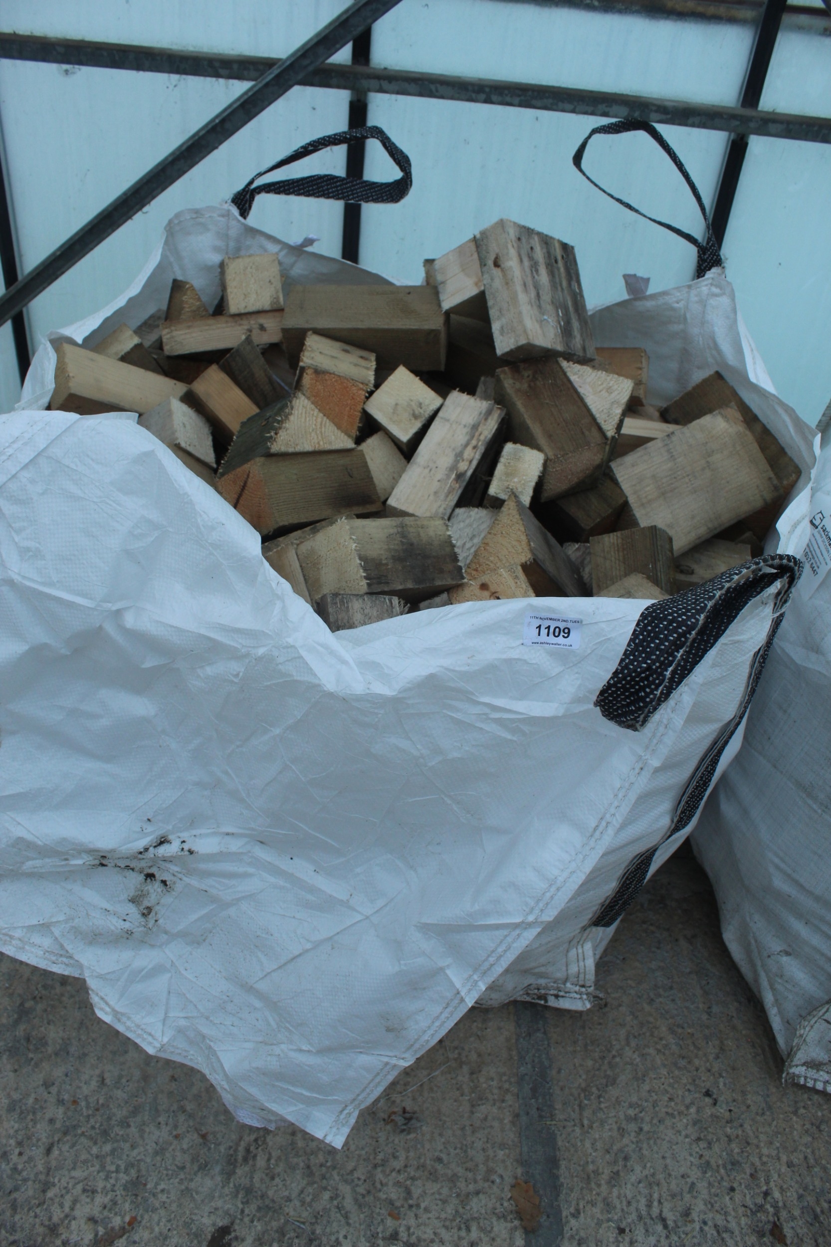 A TOTE BAG OF OFF CUT WOOD NO VAT