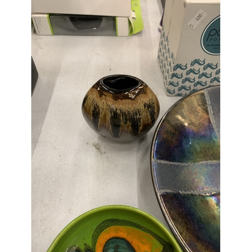 THREE POOLE POTTERY PIECES TO INCLUDE A 'CELESTIAL' BUD VASE, AN ...
