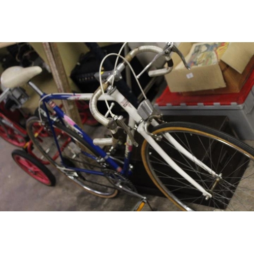 A 1980s APOLLO GENTS RACING BIKE