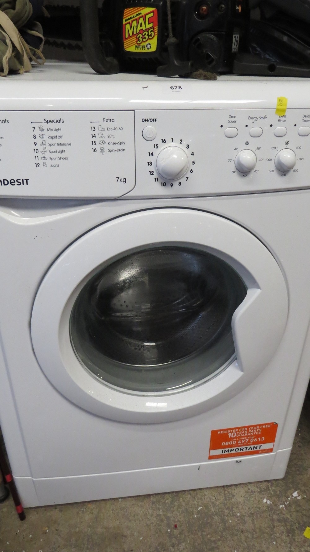 An Indesit 7kg washing machine - House clearance