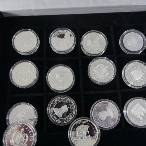 A collection of MDM Crown Collections 'H.M Queen Elizabeth The Queen ...