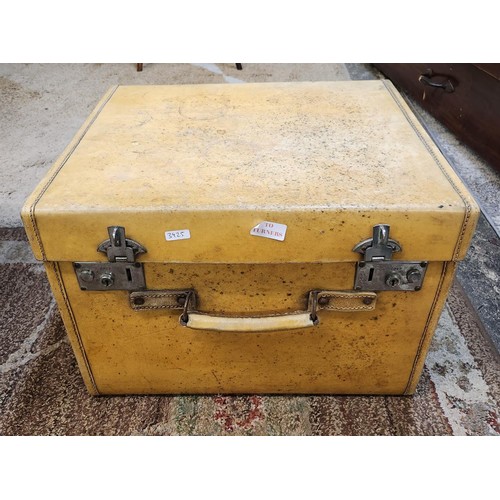 SMALL REXINE STORAGE BOX WITH SATIN LINING AND KEYS