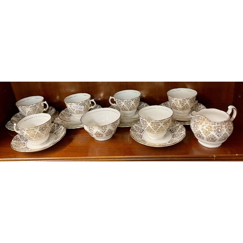 COLCLOUGH TEA SET OF 18PCS 6 CUPS, 6 PLATES, SUGAR ETC