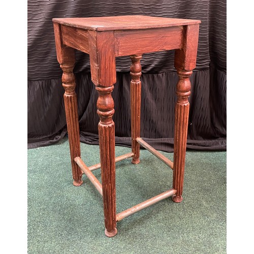 A VINTAGE OAK OCCASIONAL TABLE WITH WAVED EDGE ON JACOBEAN OAK STYLE ...