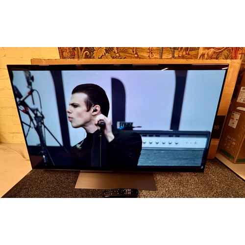 BOXED LG 48 OLED48C45LA OLED 4K UHD SMART TV WITH STAND AND R/C