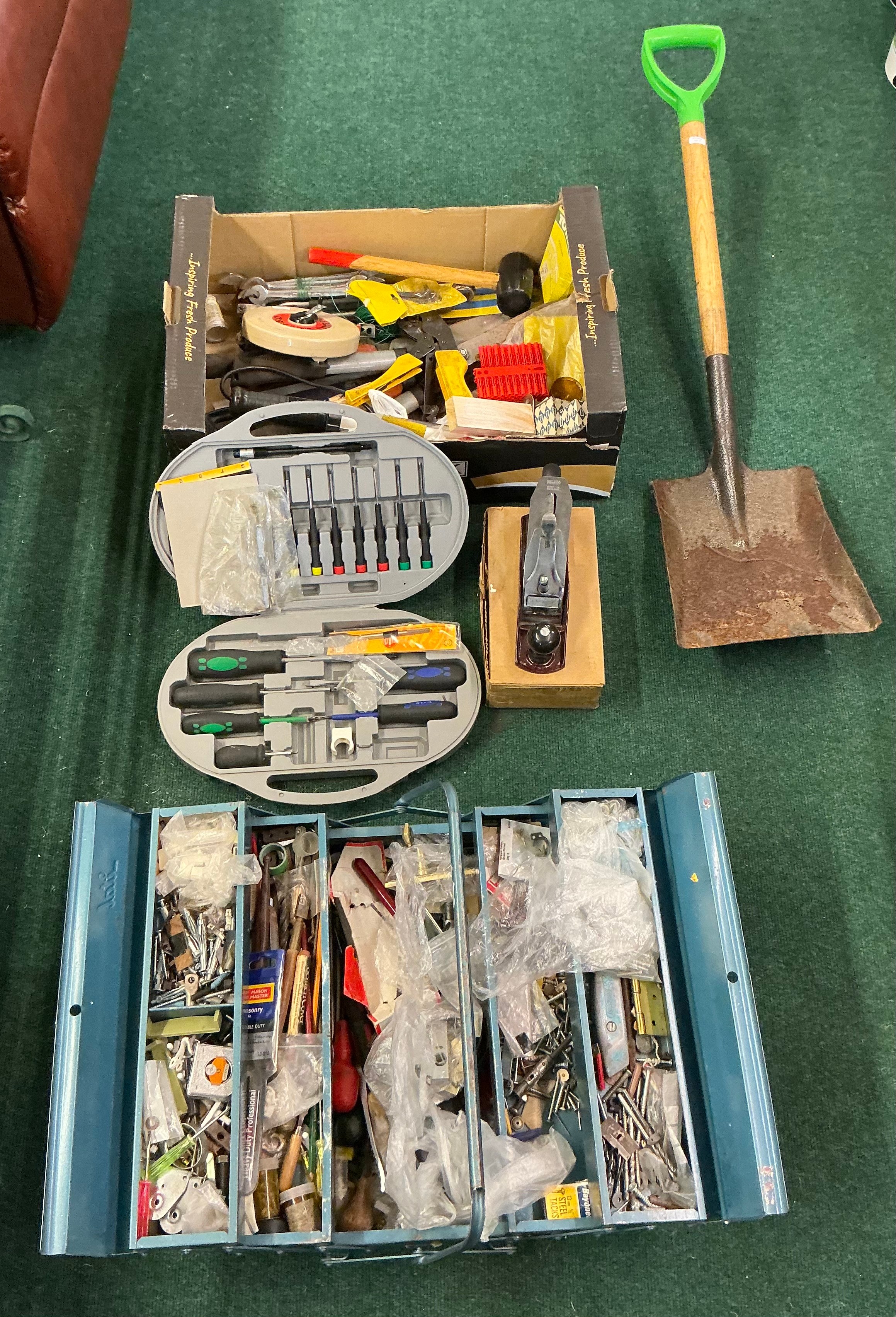 COLLECTION OF MISCELLANEOUS TOOLS INC. AN ITAL CANTILEVER TOOL BOX AND ...