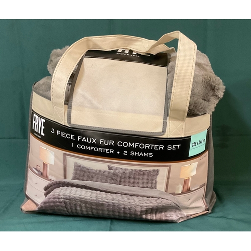 FRYE 2 PIECE LUXURY FAUX FUR COMFORTER SET - 228 X 248CM IN CARRY BAG ...