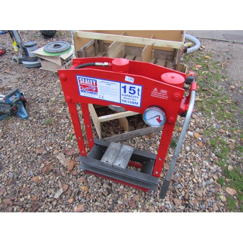 A Sealey YK15BM 15 tonne press