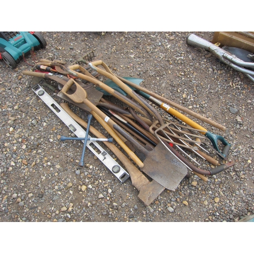 A bundle of mixed tools
