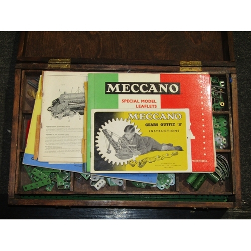 Two boxes of Meccano, Series 7 and 9, with instruction manuals included