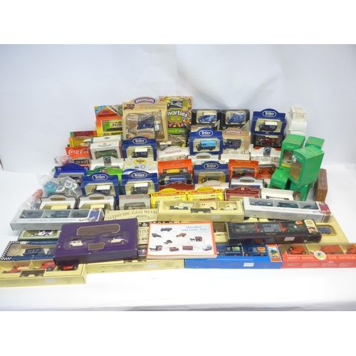 A collection of Lledo, Oxford Diecast and similar diecast vehicles ...