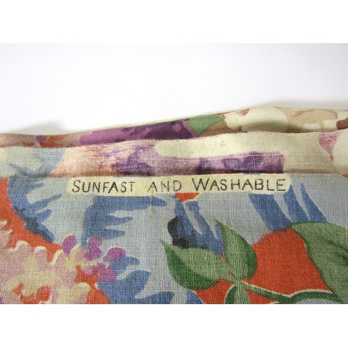 Assorted lot of approx twenty different floral fabrics dating from 1920 ...