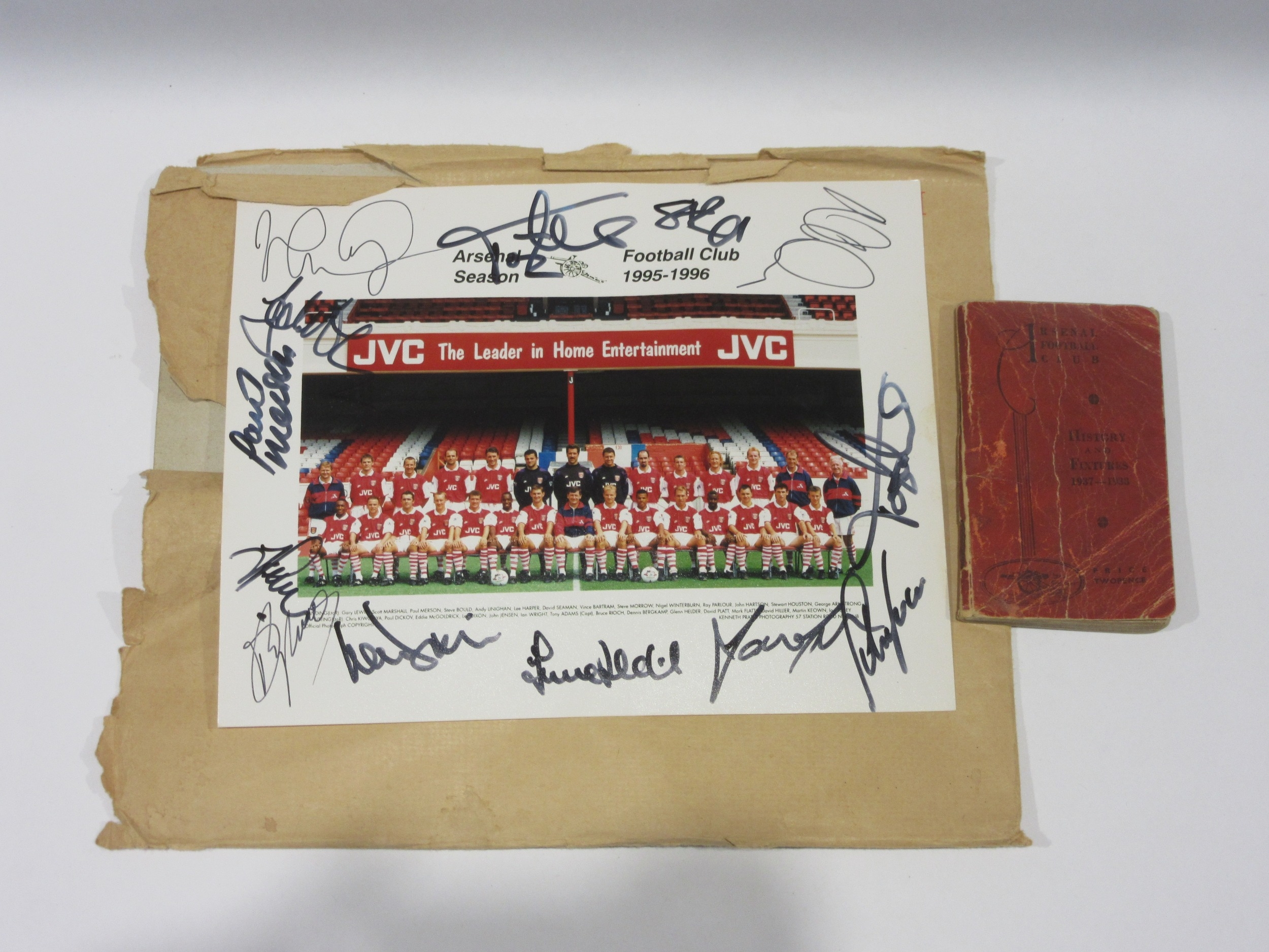 A signed team photo of the Arsenal football team 1995-1996 together with an Arsenal football club hi