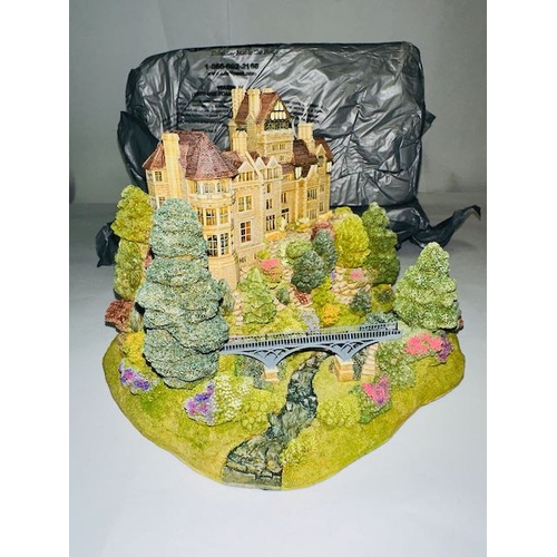Lilliput Lane - Cragside Ltd Ed 431/750 Illuminated Model Lilliput Lane - Cragside Ltd Ed 431/750 Illuminated Model