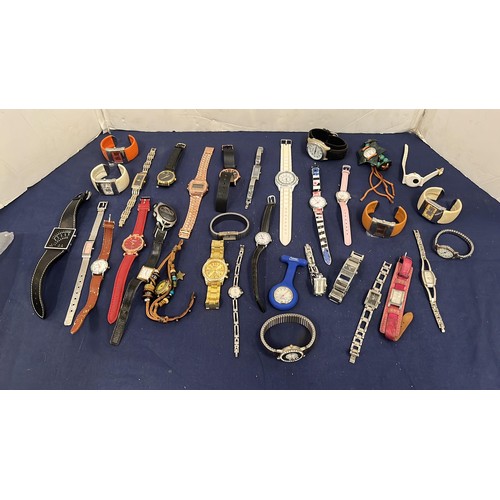 SELECTION OF WATCHES