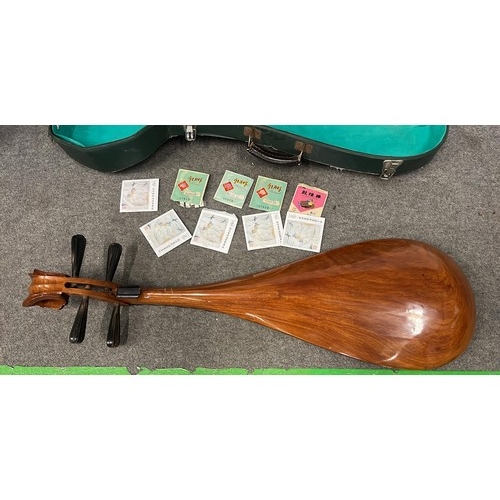 CHINESE PIPPA INSTRUMENT WITH CASE