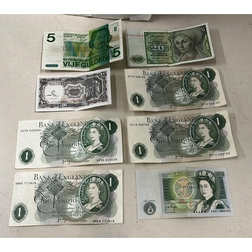 UK & EUROPEAN BANK NOTES WITH £5 FACE VALUE ENGLISH