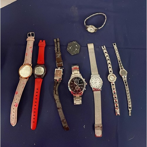 SELECTION OF WATCHES