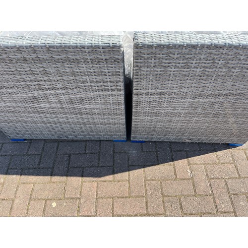 LINEA OUTDOOR SEATING IN GREY / UNUSED