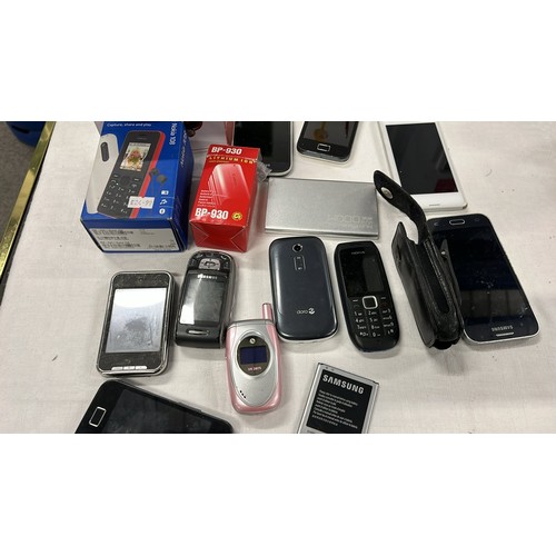 SELECTION OF MOBILE PHONES