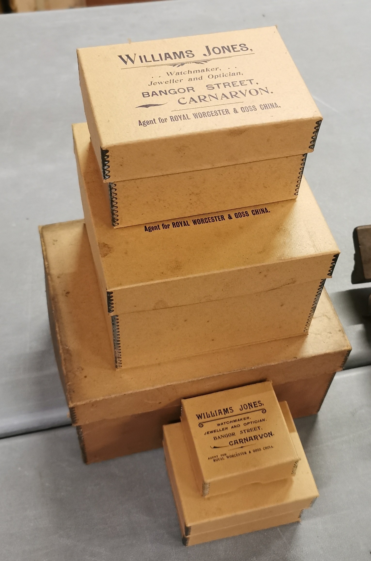 Graduated bundle of 5 x William Jones Carnarvon Royal Worcester and ...