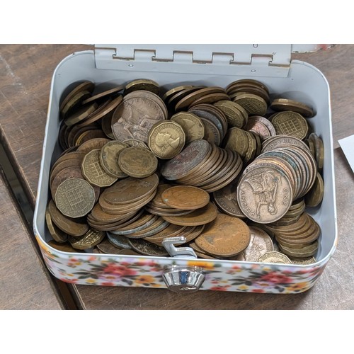 Metal money tin (no key) with quantity of UK old penny, half-penny and ...